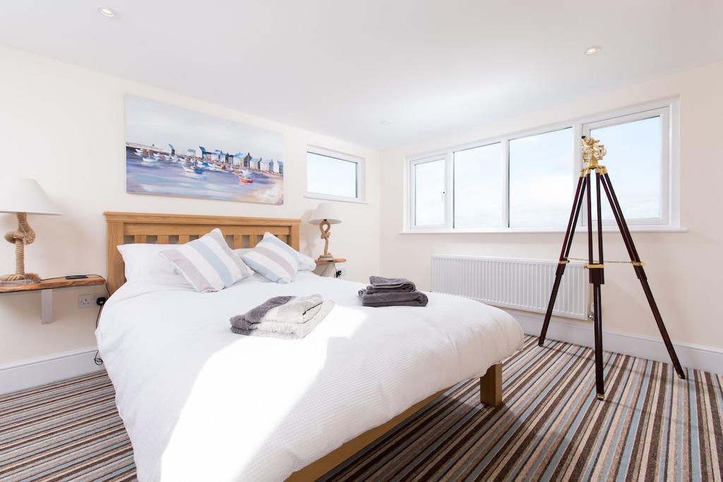 Appledore House with Stunning Views Pet Policy