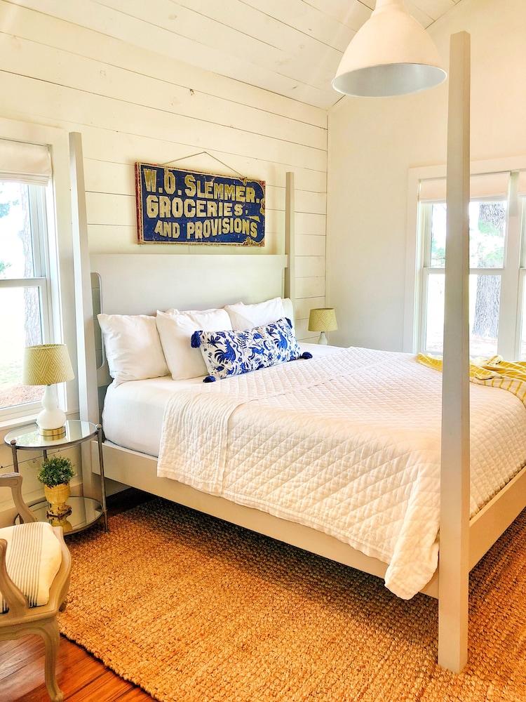 Modern Farmstead on 10 Scenic Acres Pet Policy