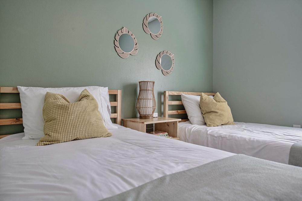 Blue Casa-Family Friendly Pet Policy