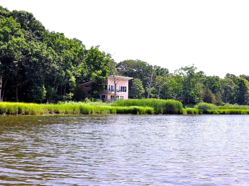 Pet Friendly Hotels in Mattituck, NY - BringFido