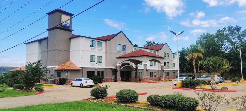 Captain Inn & Suites Pet Policy