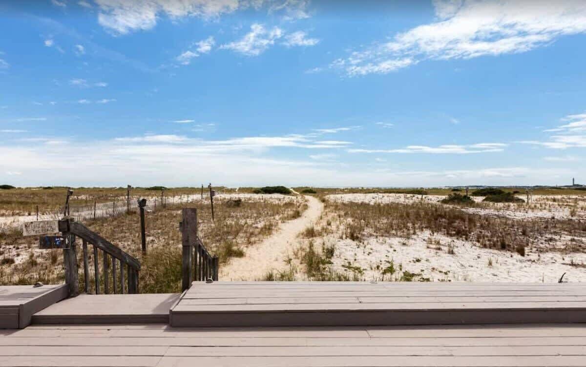 Charming Beach Cottage with Amazing Views of Bay Pet Policy