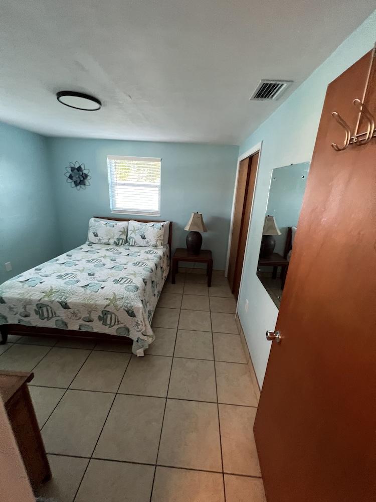 Tropical Manor Pet Policy