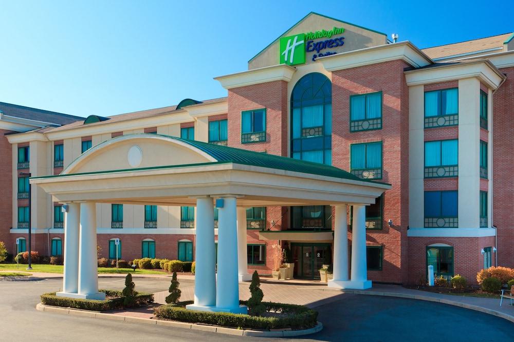 Holiday Inn Express Hotel & Suites Warwick-Providence (Arpt) by IHG Pet ...
