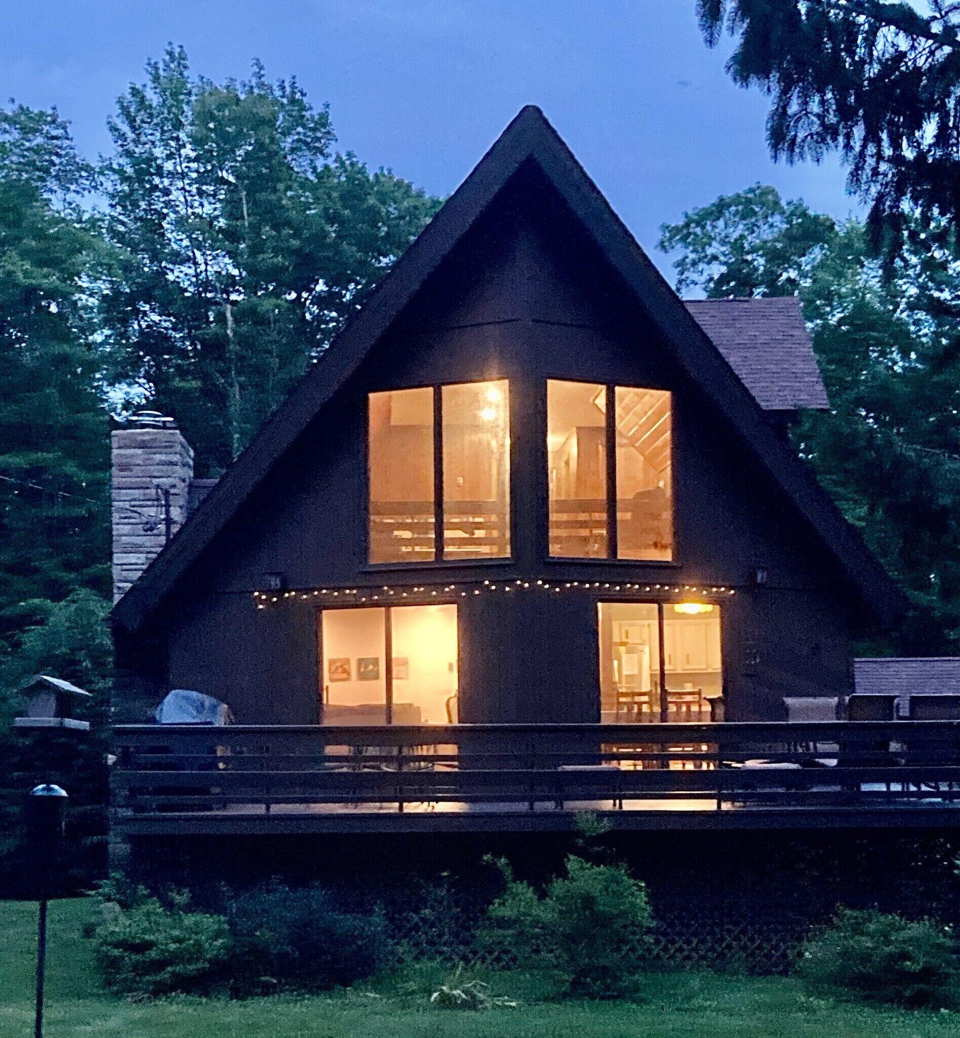 Cozy Cabin in Alpine Lake Resort Pet Policy