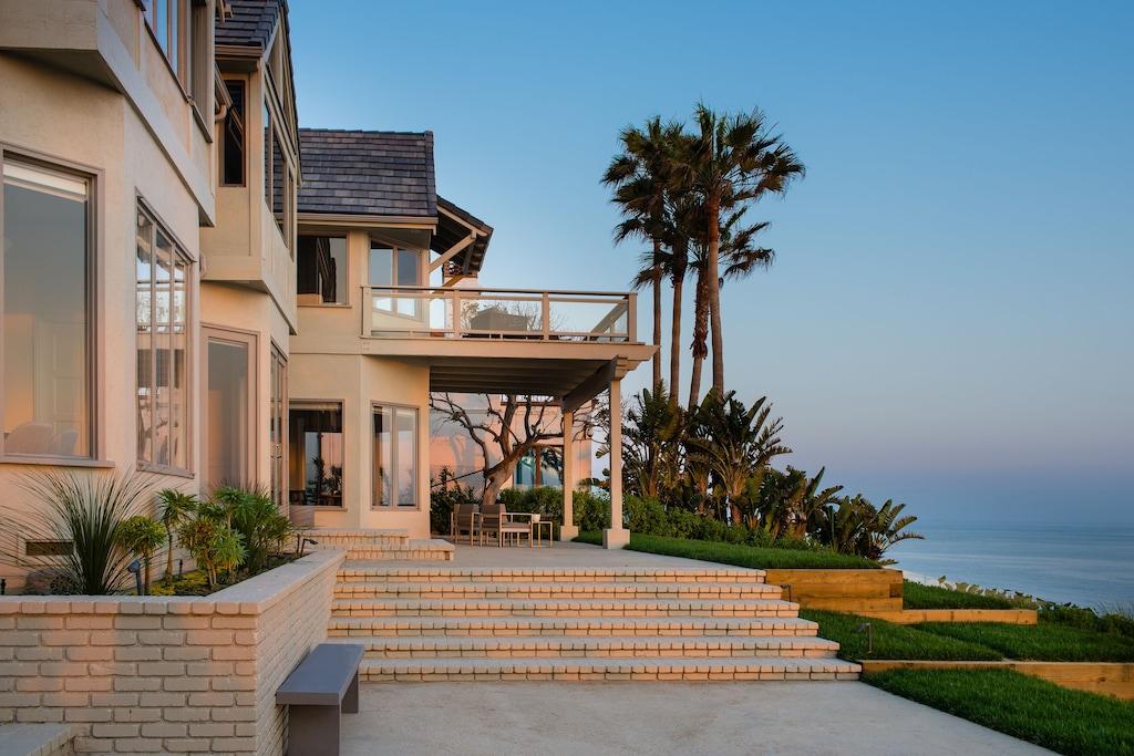 Point Dume Bluff Top Tennis Estate Pet Policy