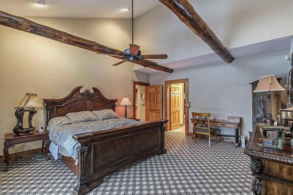 Binder Lake Lodge (Lake View) Pet Policy