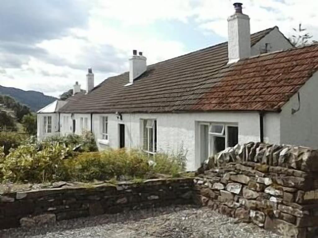 Cosy Ex-Farm Workers Cottage Pet Policy