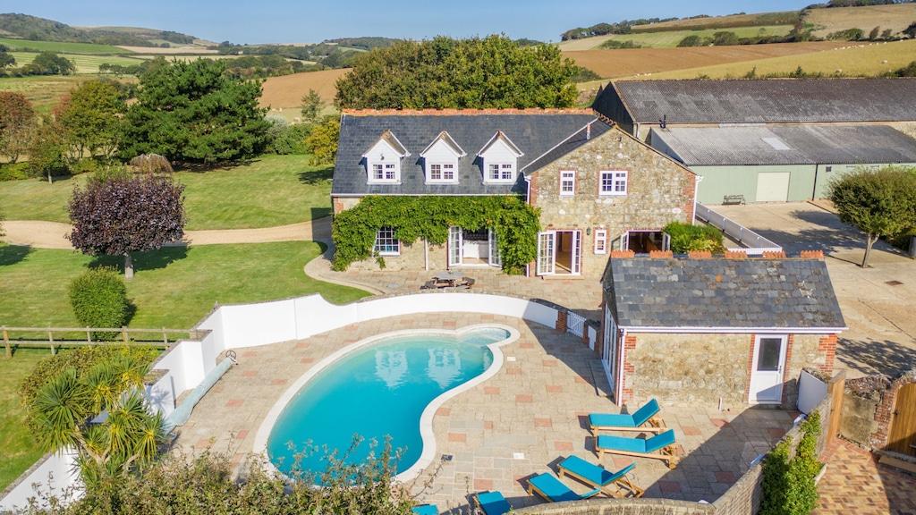 Rookley Farm Lodge Pet Policy