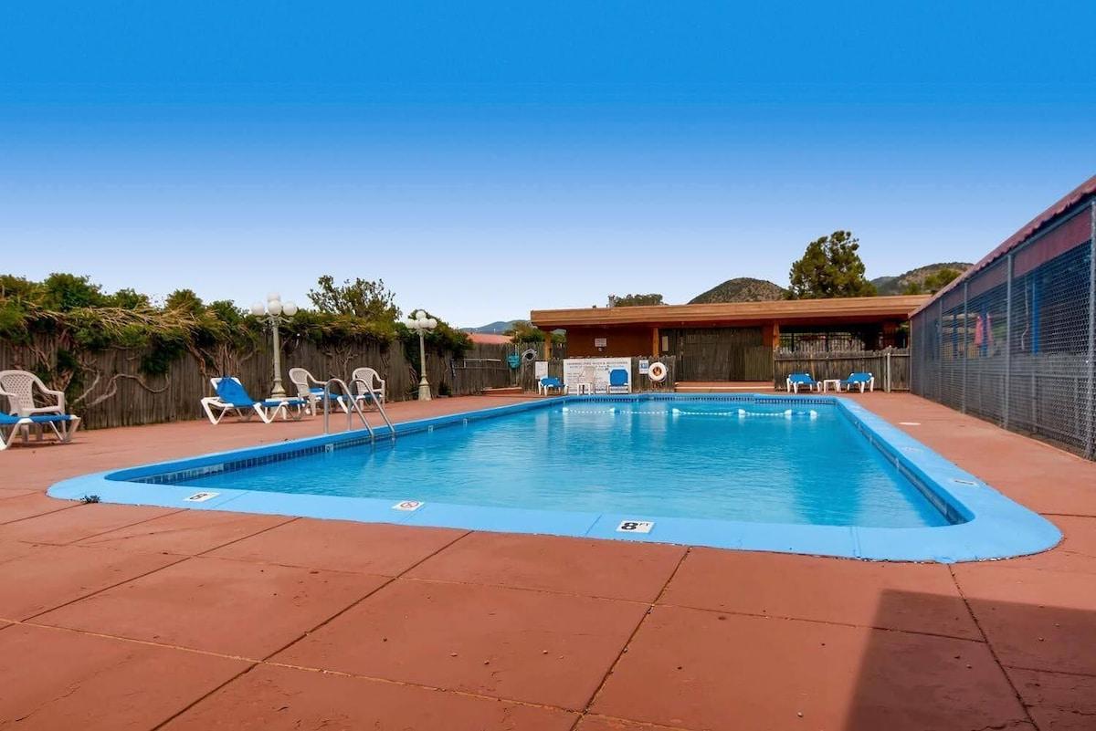 The Pecos Trail Inn Pet Policy