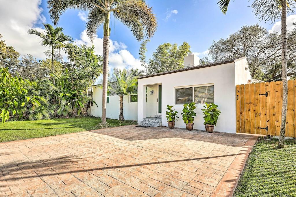 Miami Tiny House Style Studio Pet Policy