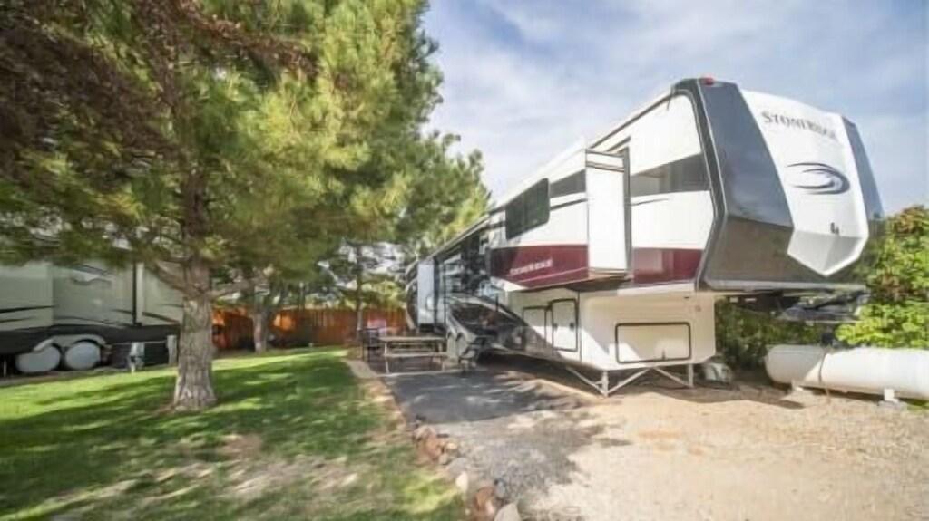 Glamping RV #4A Pet Policy