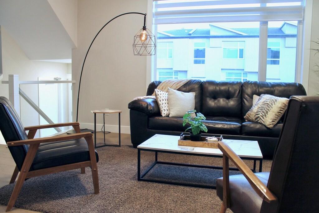 Luxury Hillhurst Gem Pet Policy