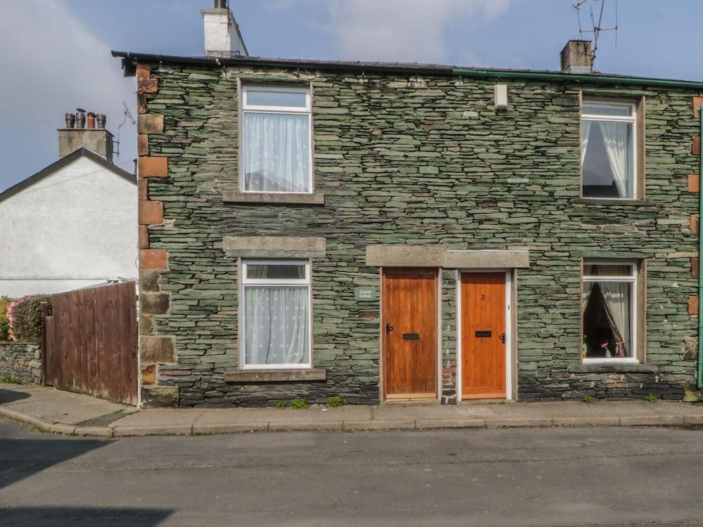 Capella Cottage Pet Policy