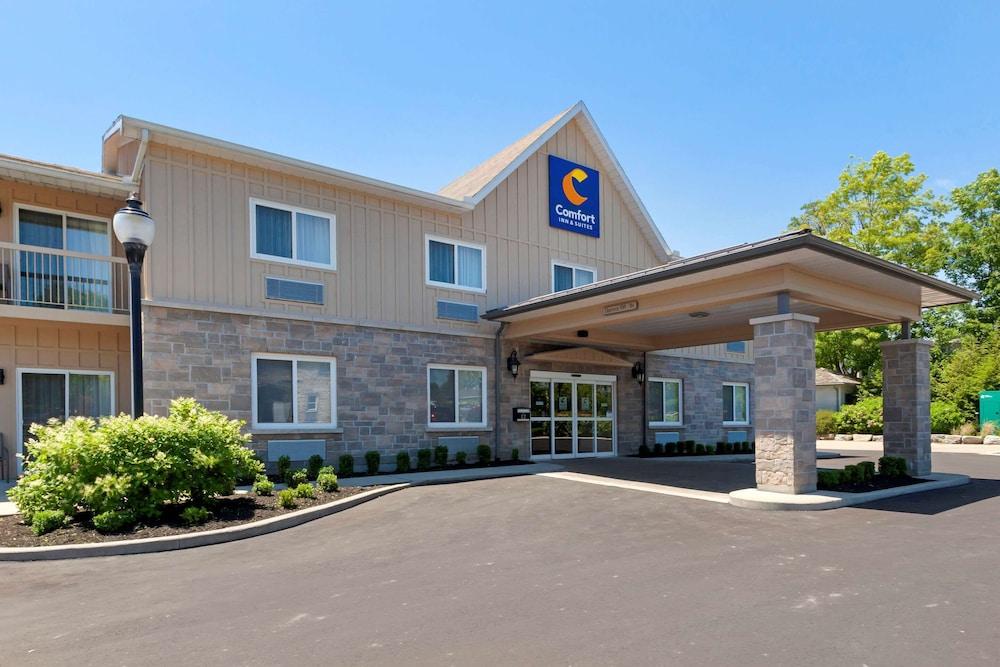 Comfort Inn & Suites Thousand Islands Harbour District Pet Policy