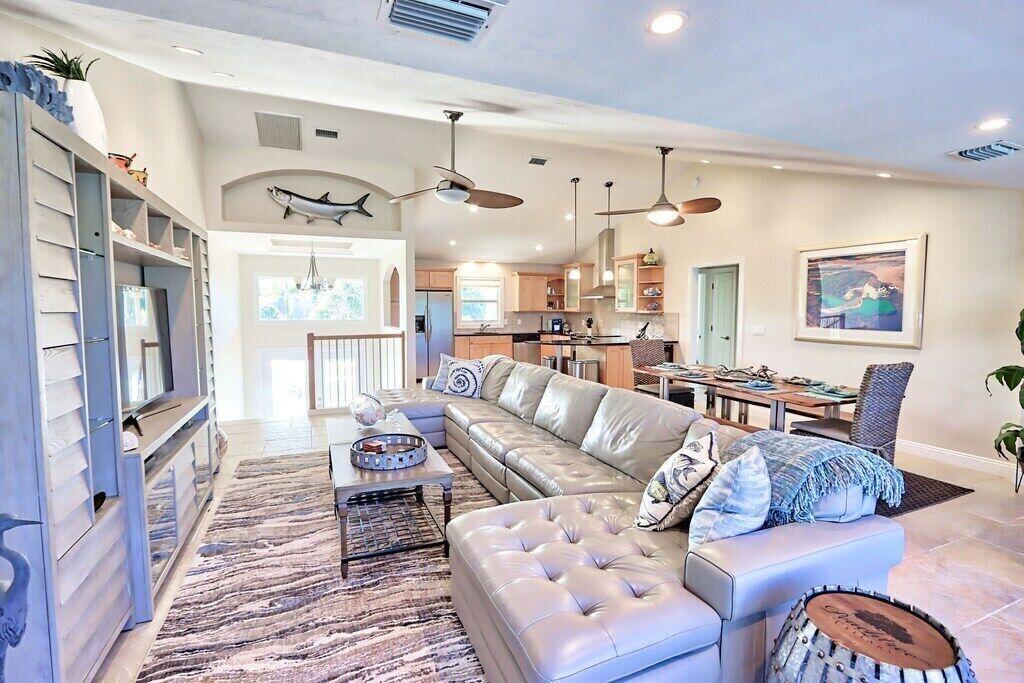 Beautiful Gateway in the Heart of Sanibel Pet Policy