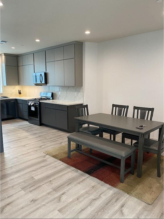 Beautiful Modern 2BR/2BA Condo Pet Policy