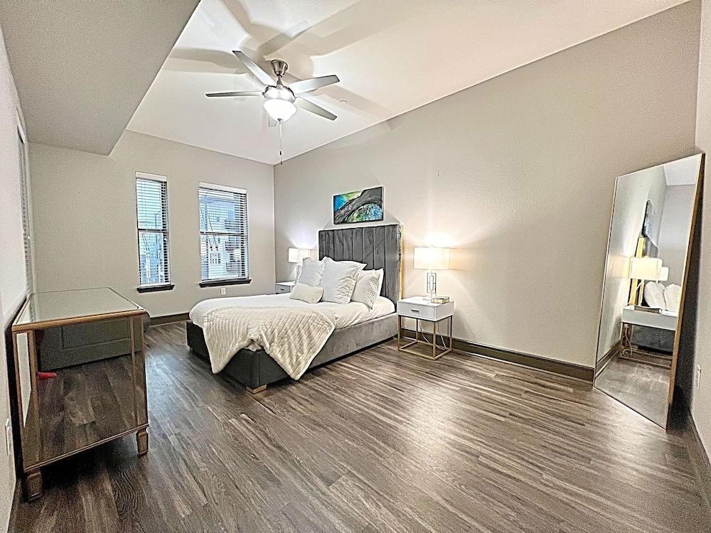 Luxury Condo on Rock Rose Domain Atx Pet Policy