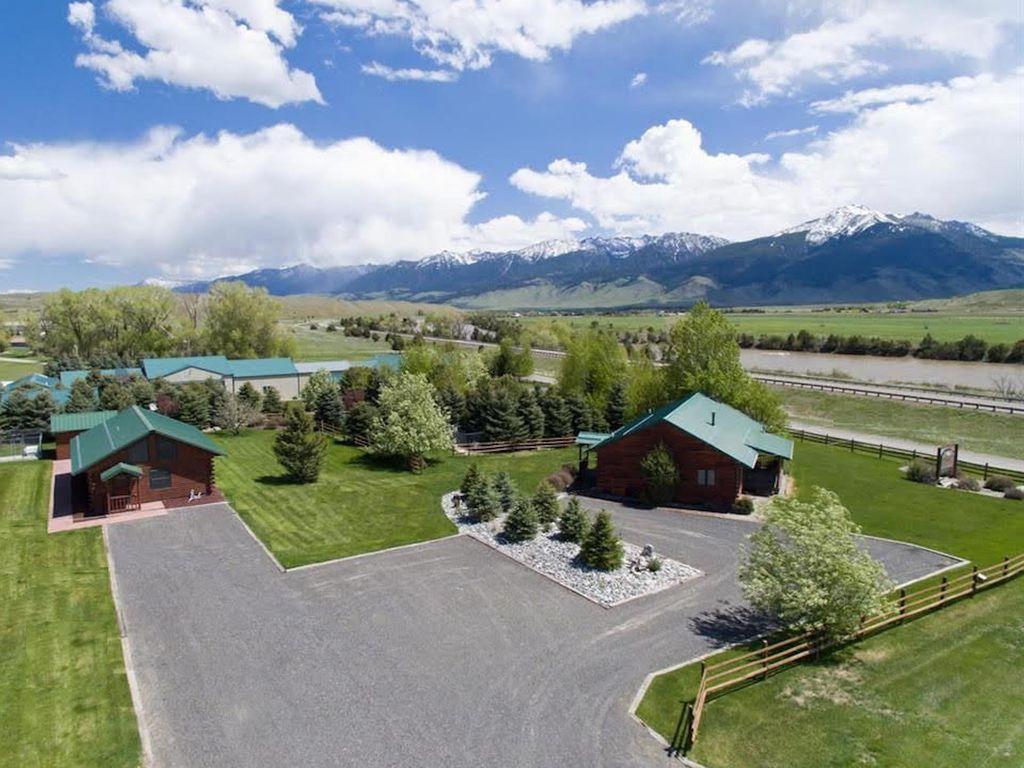 Paradise Ranch Retreat Pet Policy