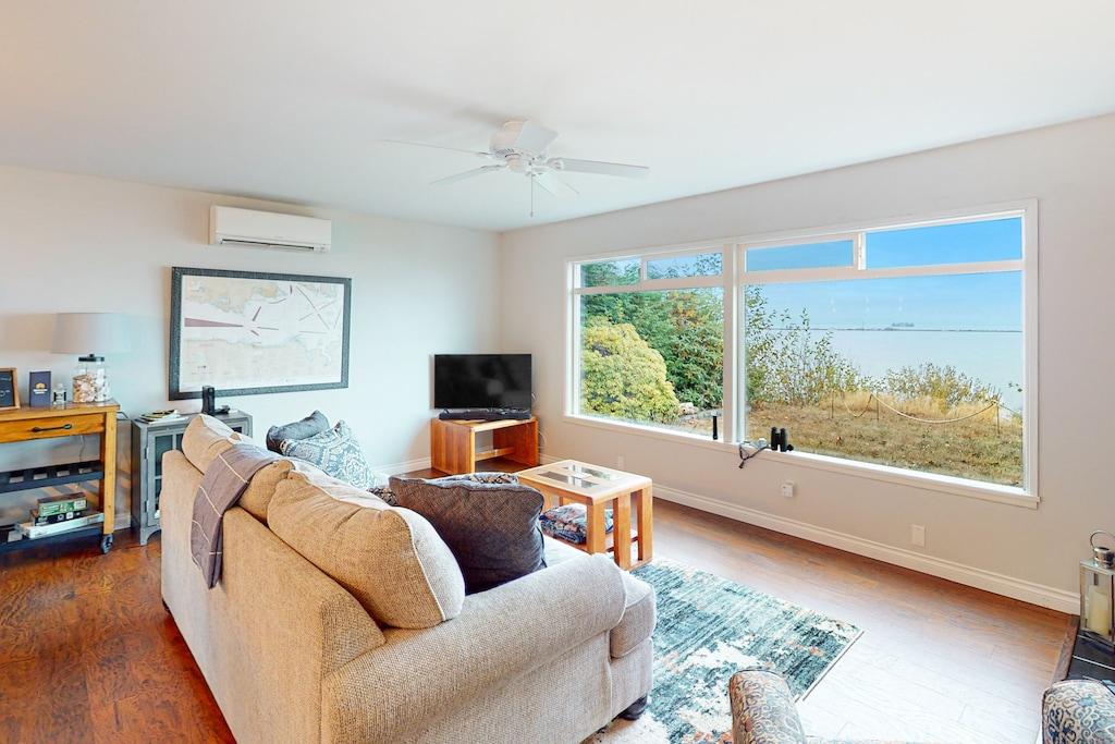 Oceanfront Bluff-Top Home with Ediz Hook View Pet Policy