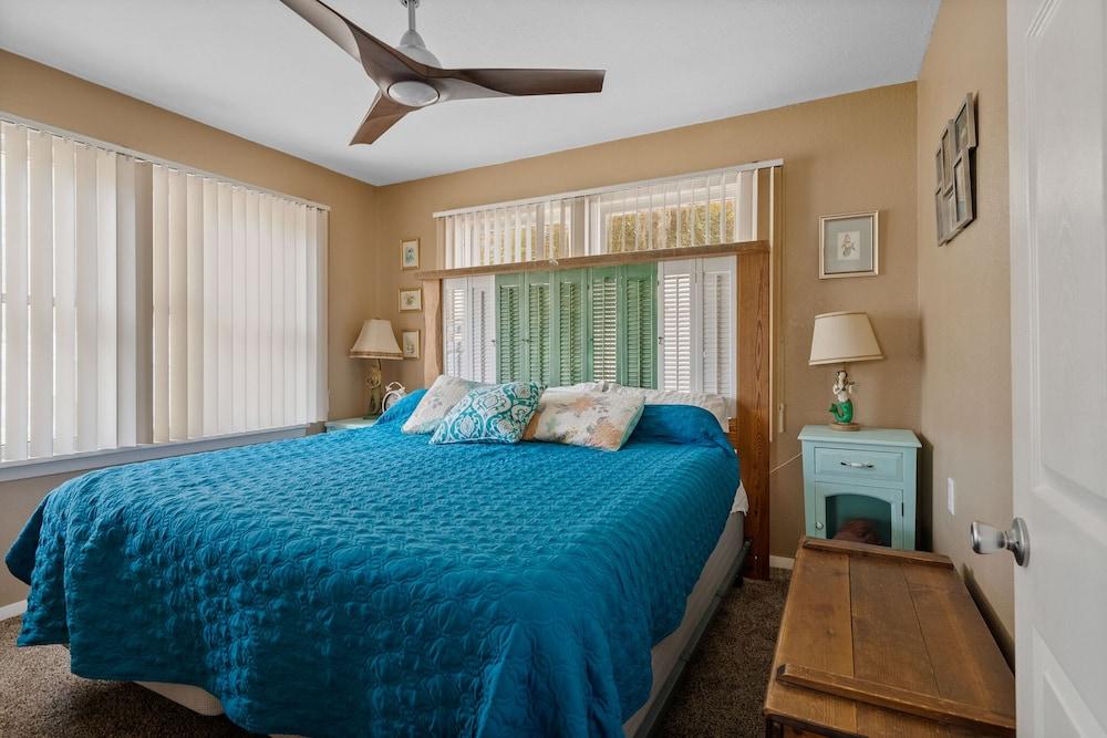 Charming & Quaint Waterfront Cottage Pet Policy