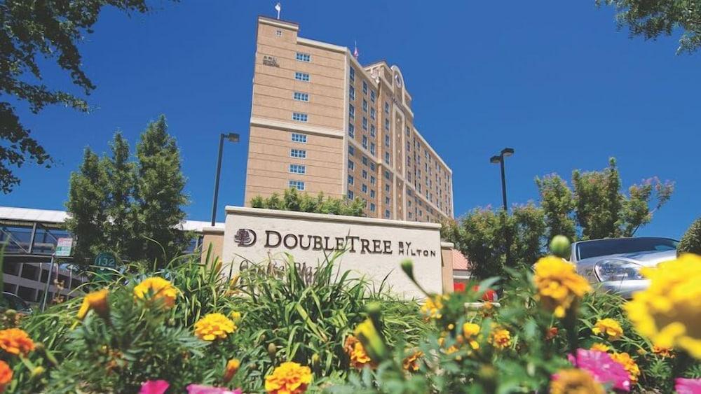 DoubleTree by Hilton Modesto Pet Policy