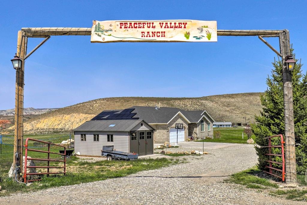 Peaceful Valley Ranch 2BR Apt With Hot Tub Pet Policy