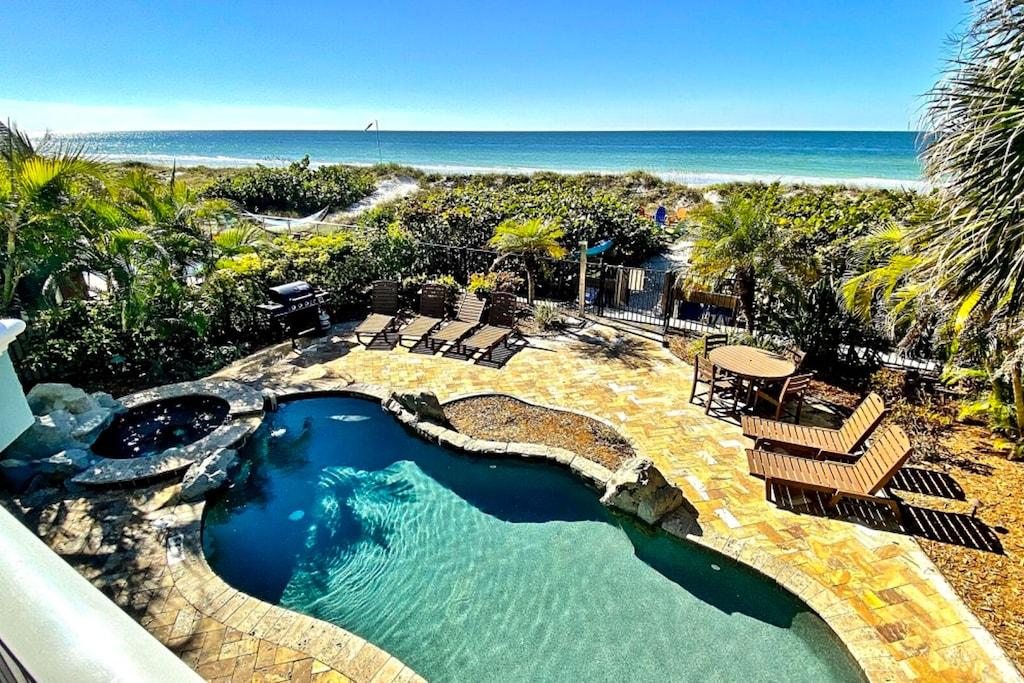 On the Rocks 1 Pet Policy