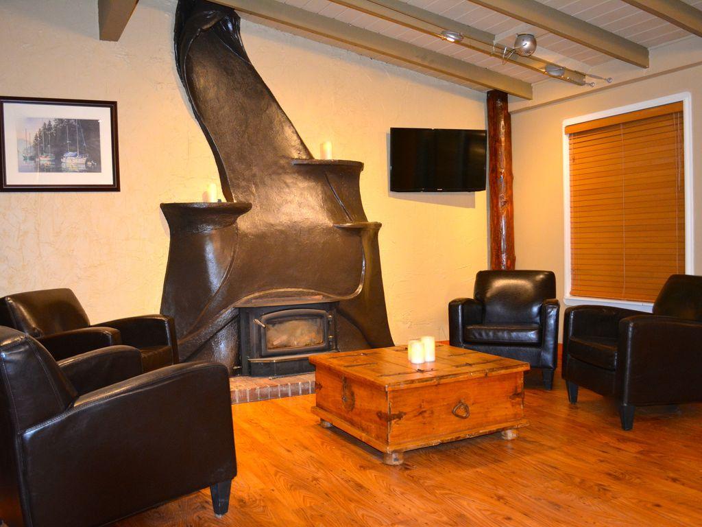 Mile O'sand Cottage on Kye Bay Beach Pet Policy