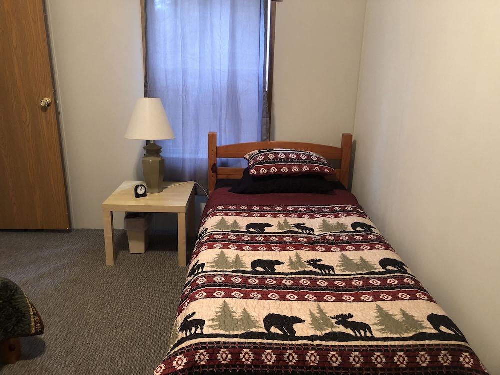 Shady Maple Retreat Pet Policy