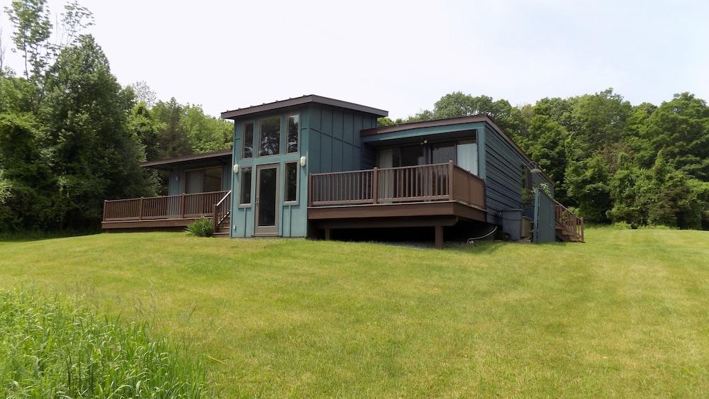 The Hideaway Pet Policy