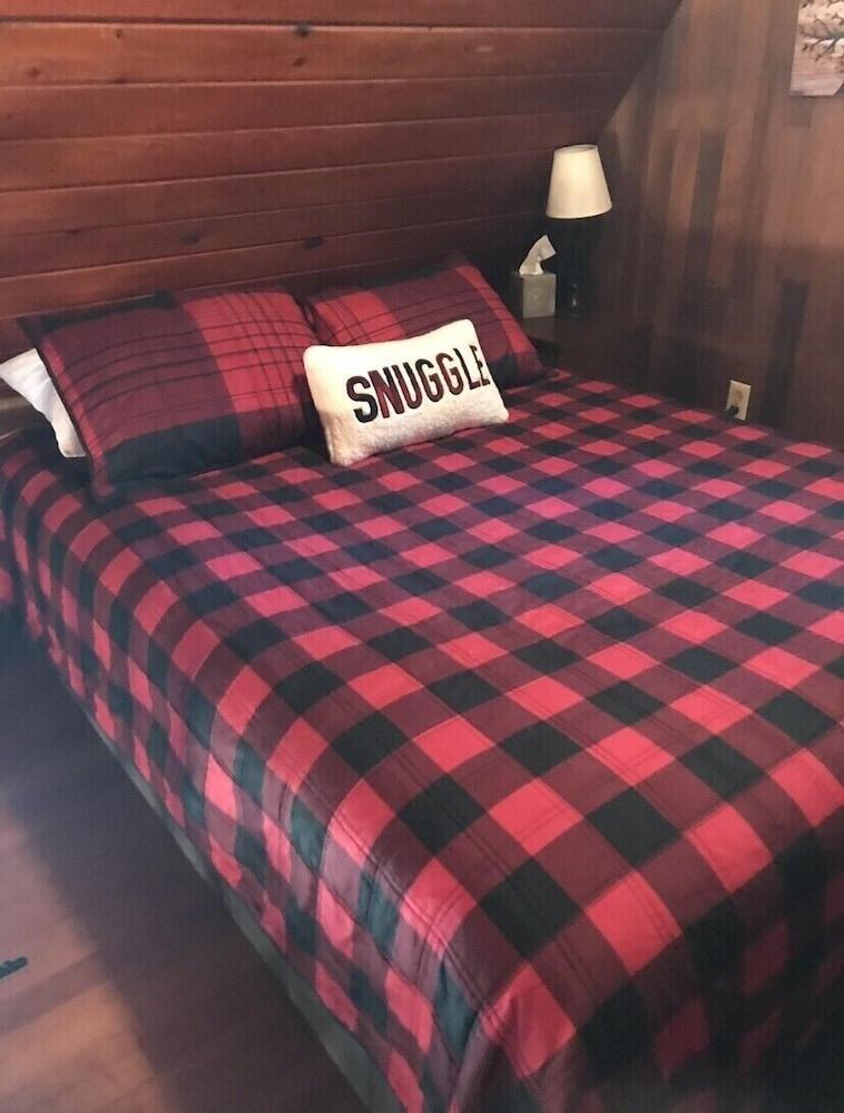 The Hack's Shack Pet Policy