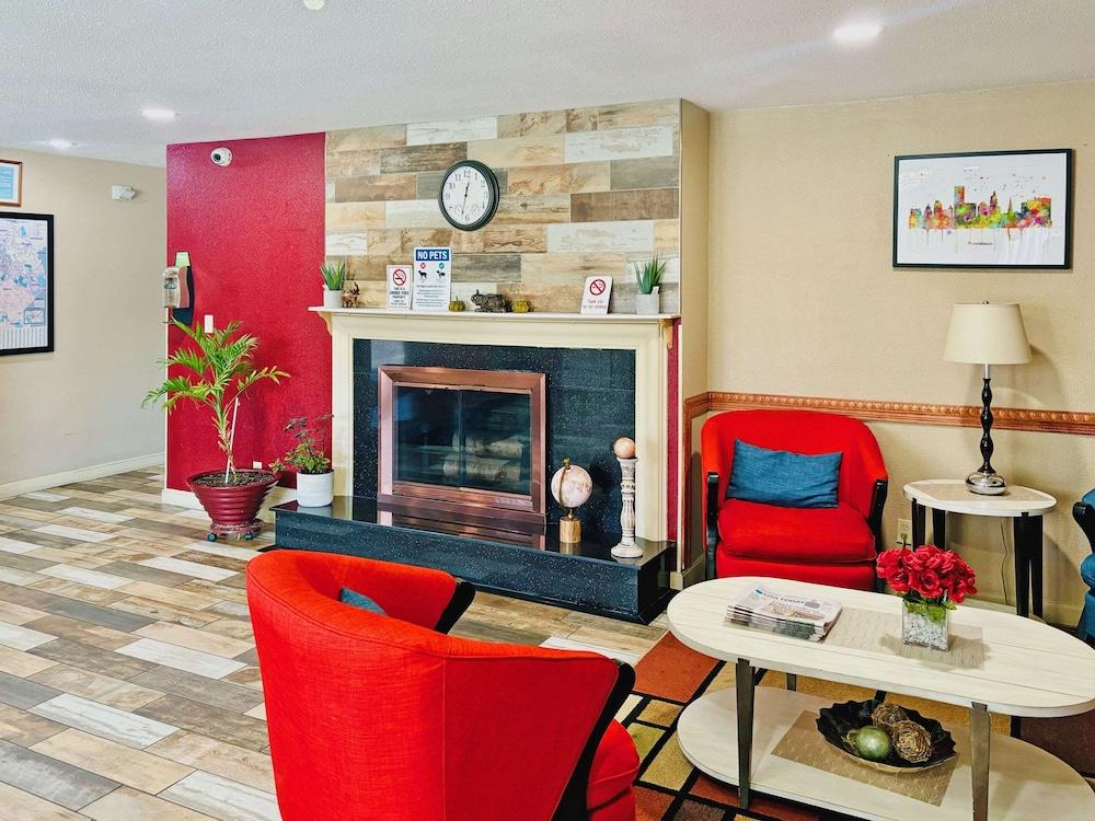 Quality Inn Raynham - Taunton Pet Policy