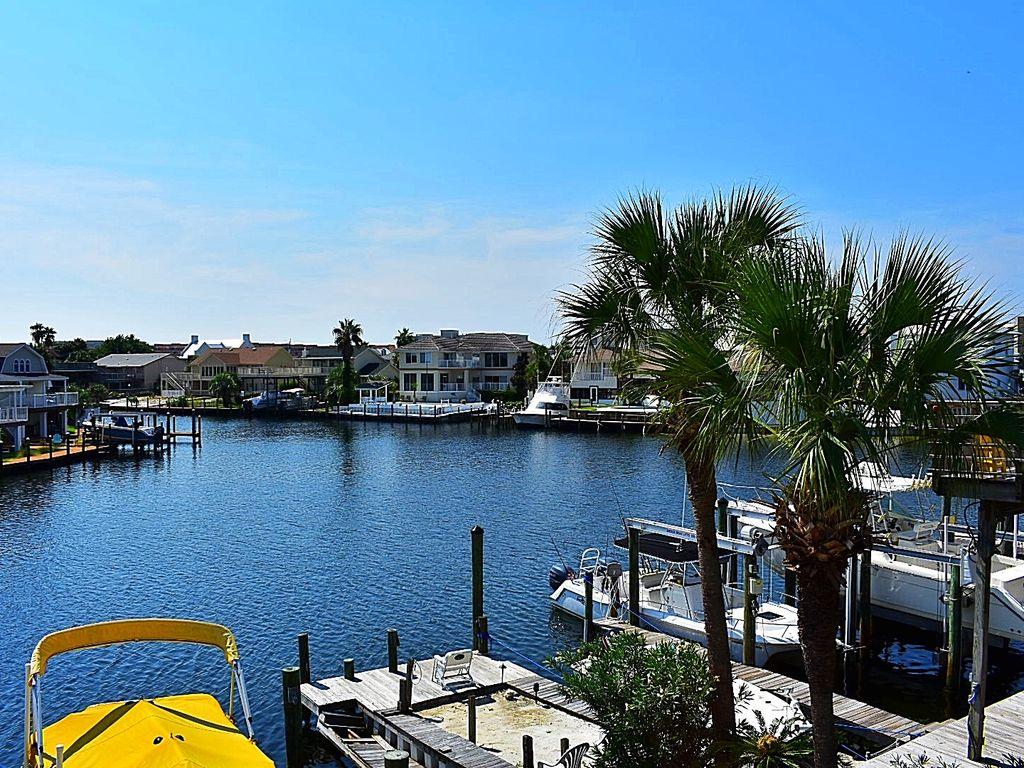 Destin Waterfront With Dock Pet Policy destin-waterfront-with-dock-pet-policy