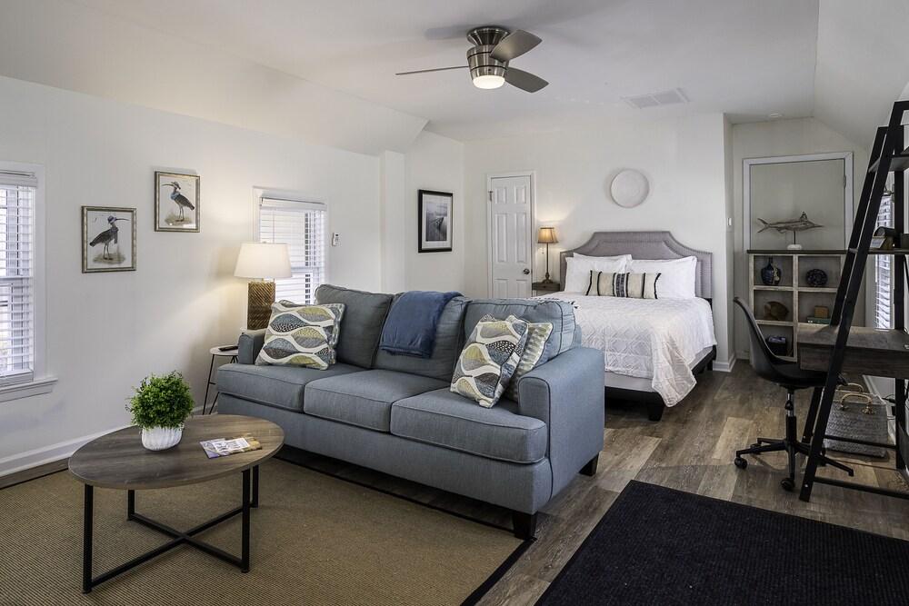 Lakeside Hideaway Pet Policy