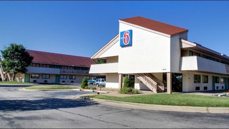 Motel 6 Springfield North Pet Policy