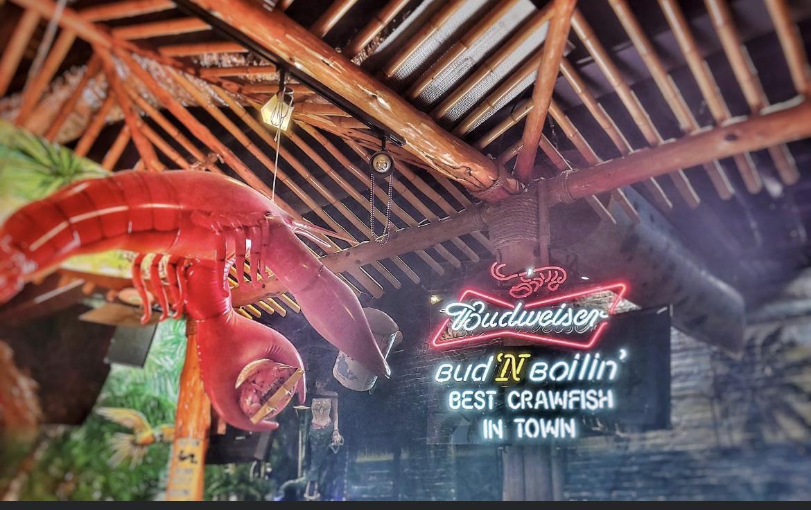 Huli Huli Hut Pet Policy