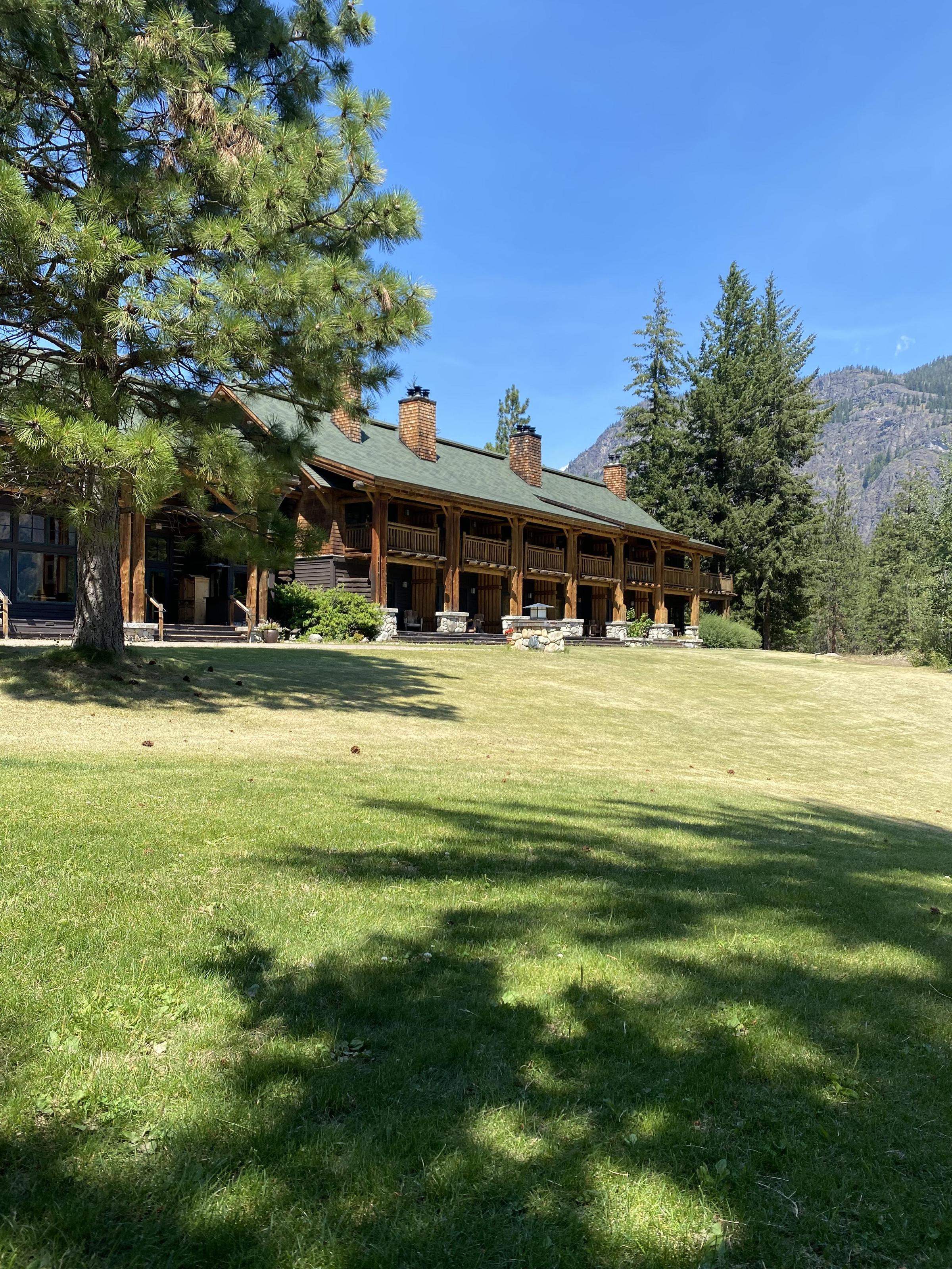 Freestone Inn & Cabins Pet Policy