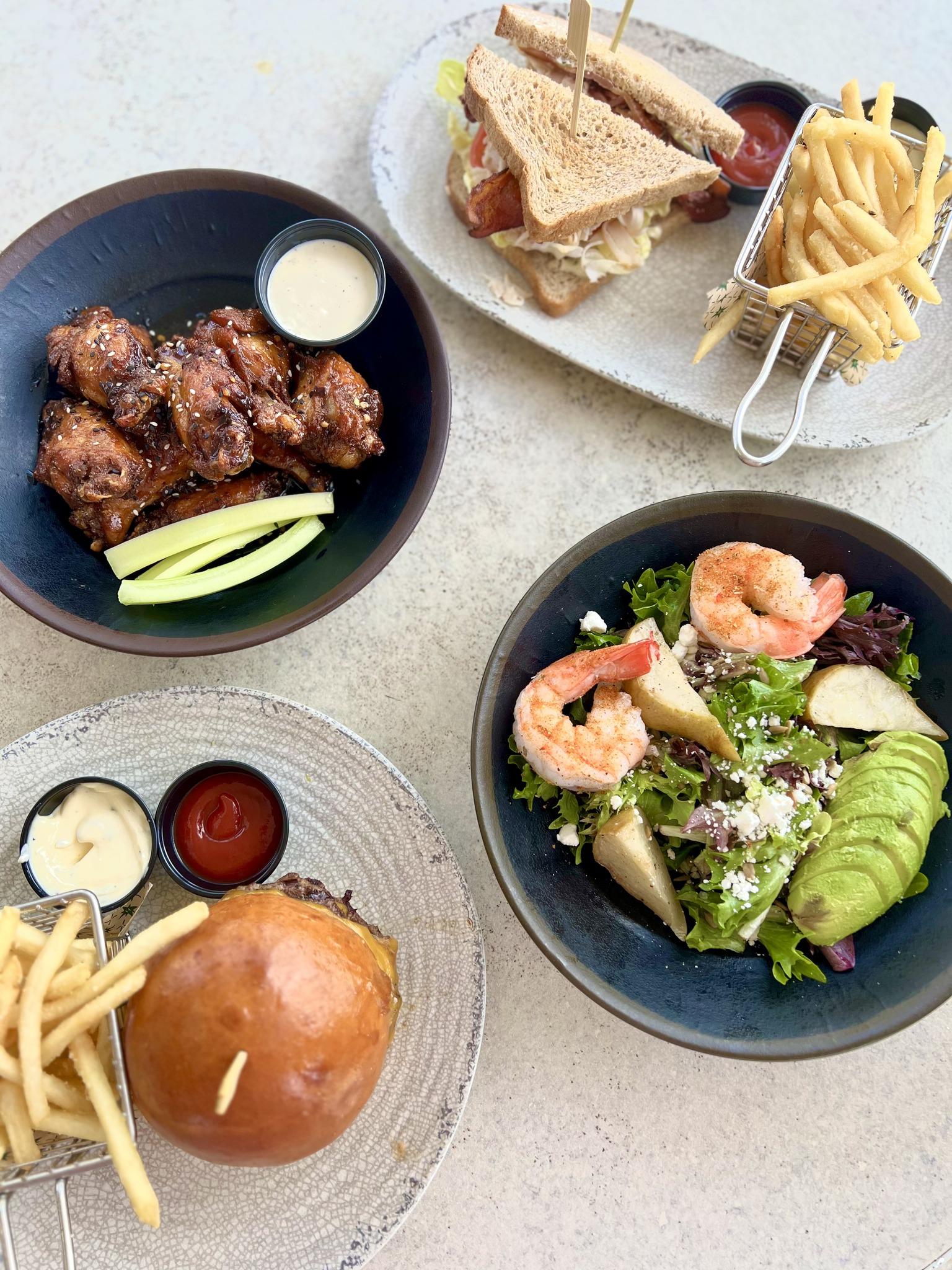 Heaton's Bar and Grill Pet Policy