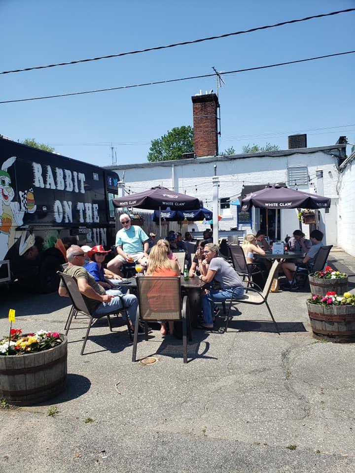 Jack Rabbit's Burgers, Wings and Things Pet Policy