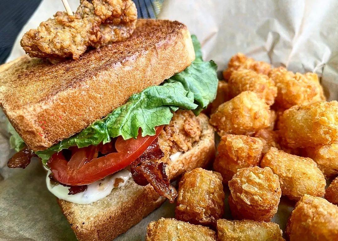 Manci's Antique Club Pet Policy