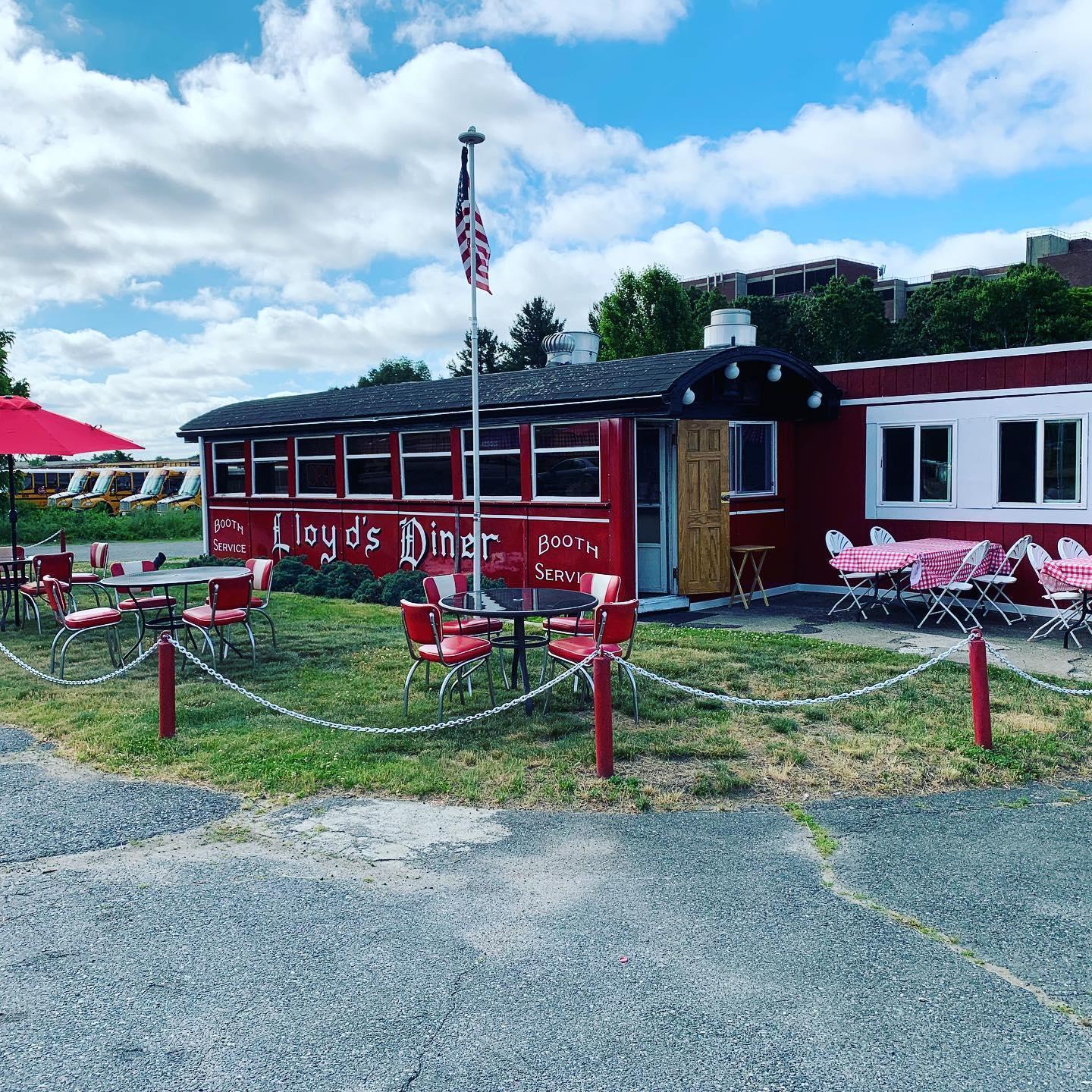 Lloyd's Diner Pet Policy