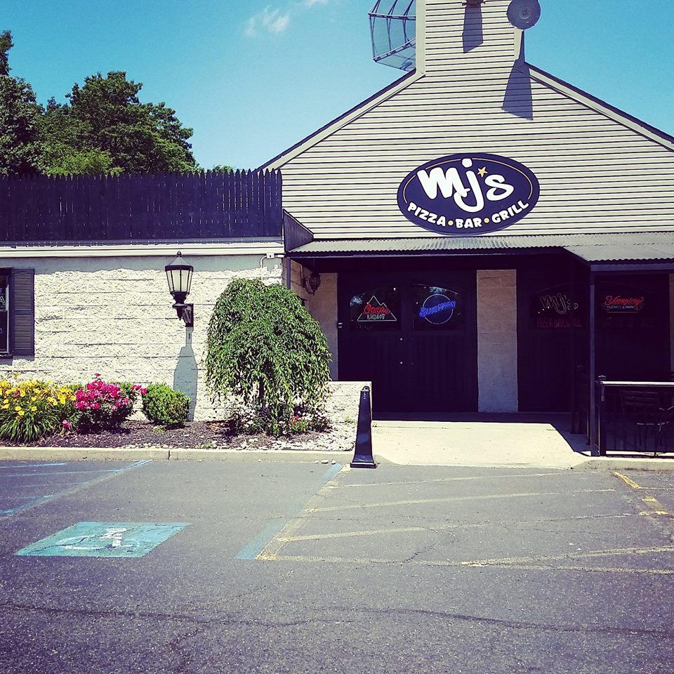 mj's pizza bar grill of neptune Is Pet Friendly