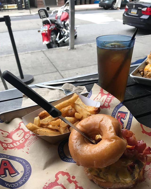 Arooga's Grille House & Sports Bar Pet Policy